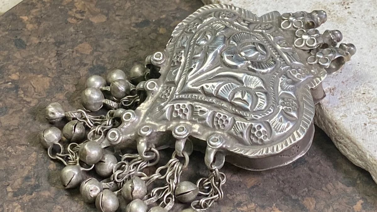 Vintage Jewellery: Unveiling the Amazing Timeless Elegance - Avvni The ...